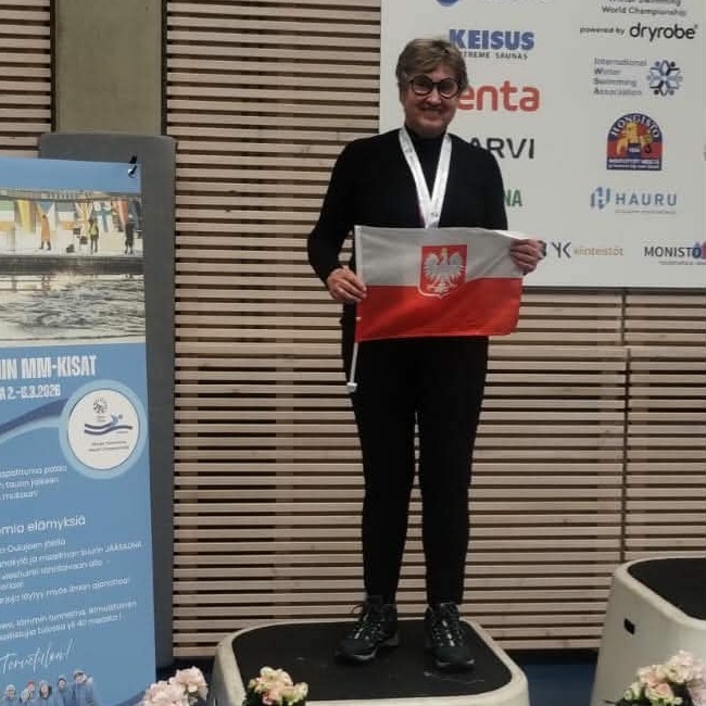W Bardzo Zimnej Wodzie P ywa Na Medal